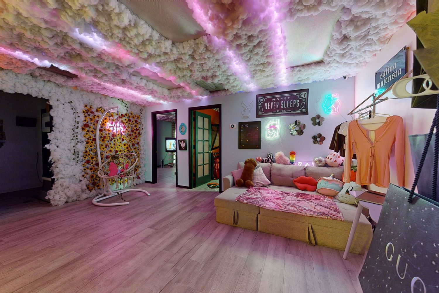 Virtual Tour of BaddieFactory