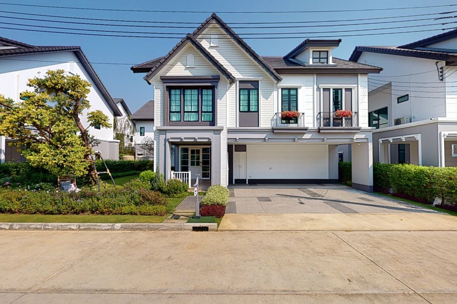 Virtual Tour of Burasiri Panyaindra WINONA 275 Sq.m.