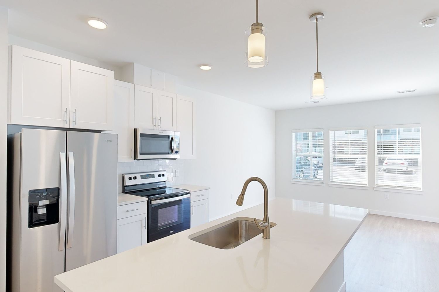 Virtual Tour of Emblem Riverside - 1 Bed | 1 Bath | A1 Plan - 738 SQFT