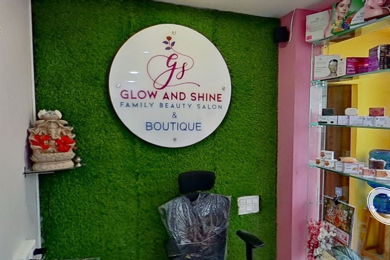 Virtual Tour of Glow and Shine Family Beauty Salon & Botique