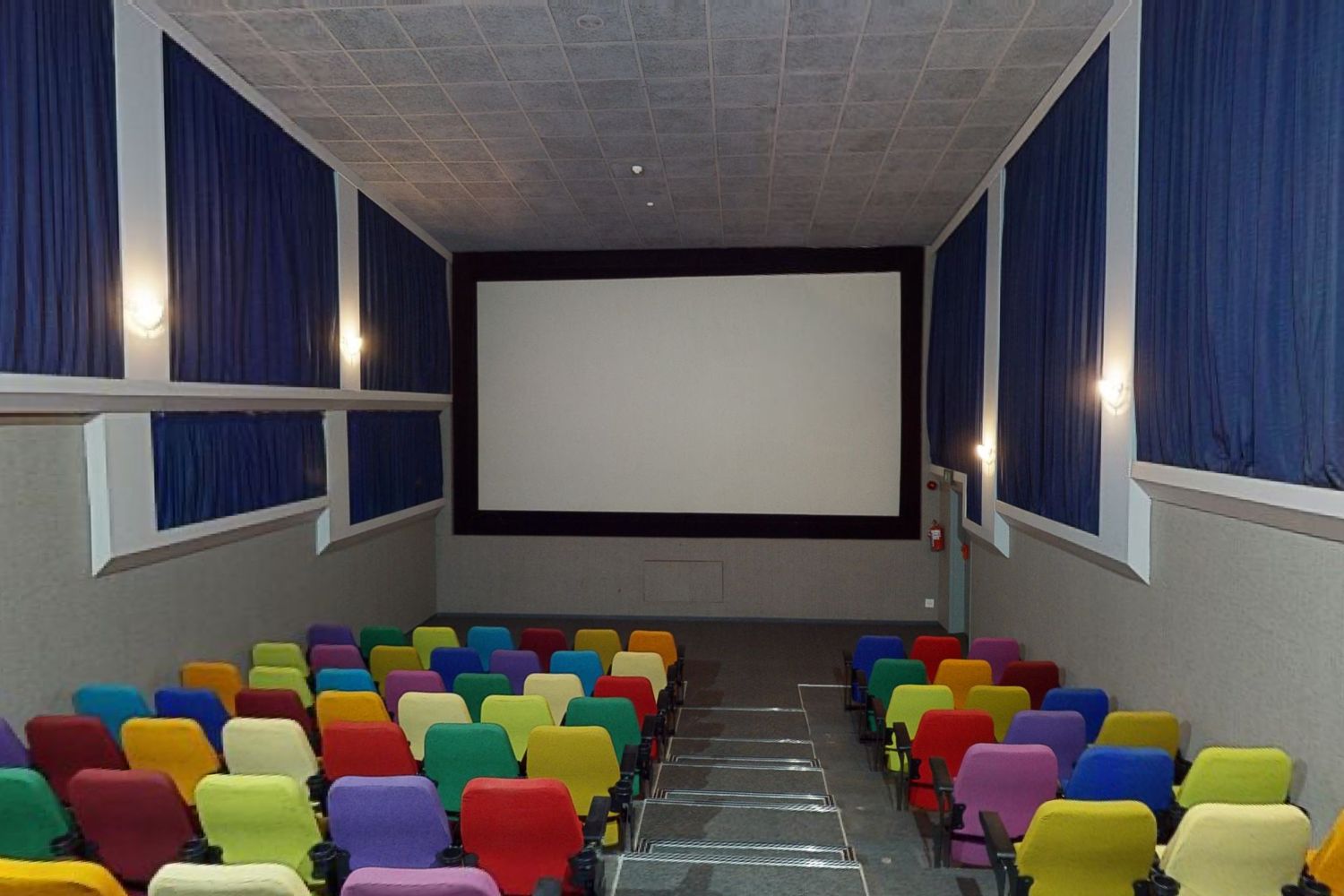 Virtual Tour of Neelsie Cinema Complete