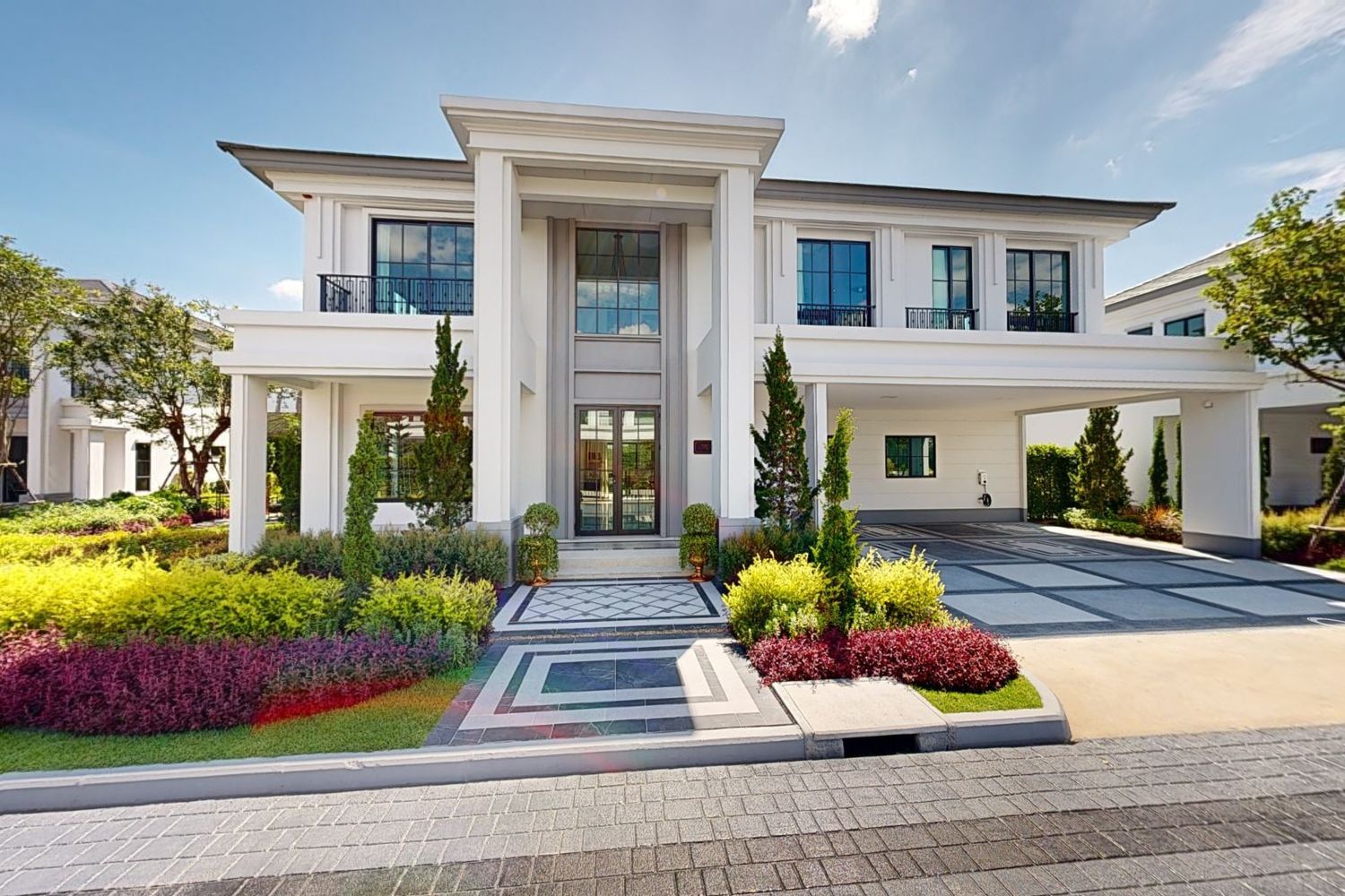 Virtual Tour of Setthasiri Serithai MAJESTY 321 sq.m.