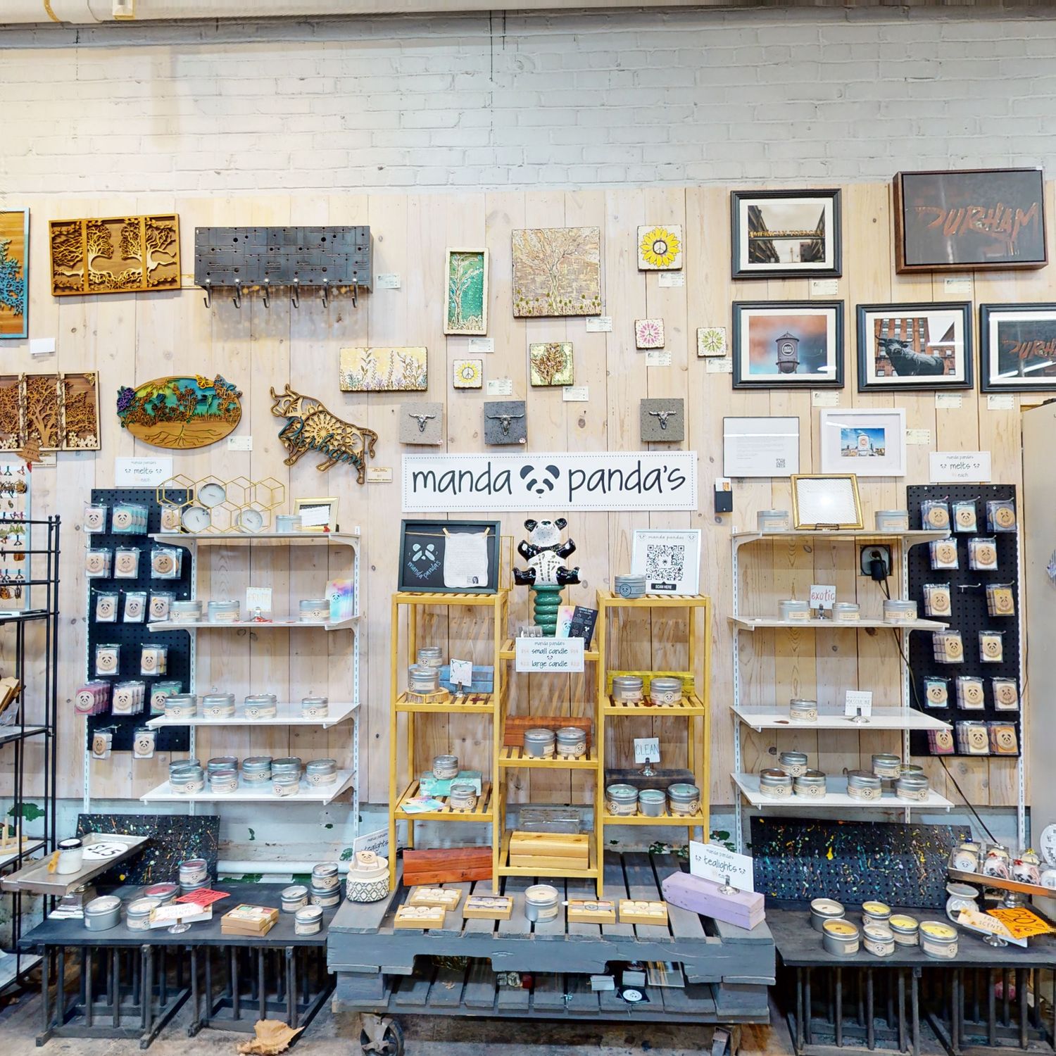 Virtual Tour of Manda Pandas in Manda Pandas in Cecy's Gallery & Studios