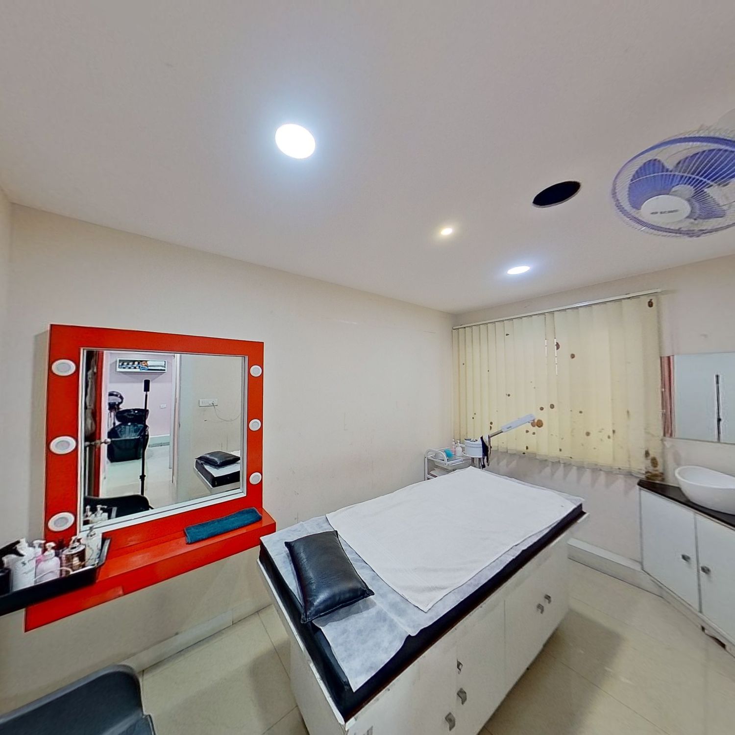 Virtual Tour of Massage Area in Massage Area in Abound Family salon