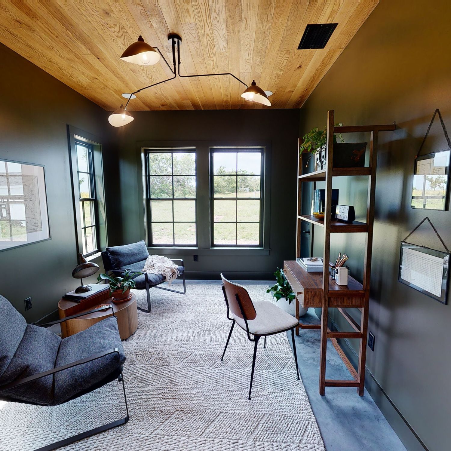 Tour Office in Fixer Upper: Welcome Home—Season 1, Episode 8 from ...